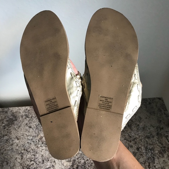 SO | Shoes | Gold Flip Flops | Poshmark